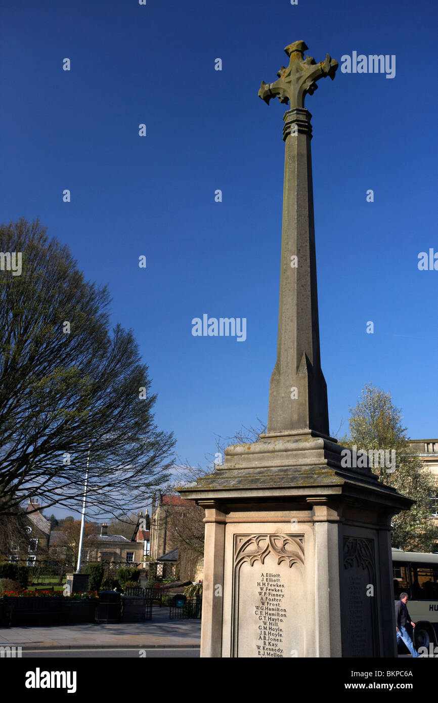 War memorial in market square hi-res stock photography and images - Alamy