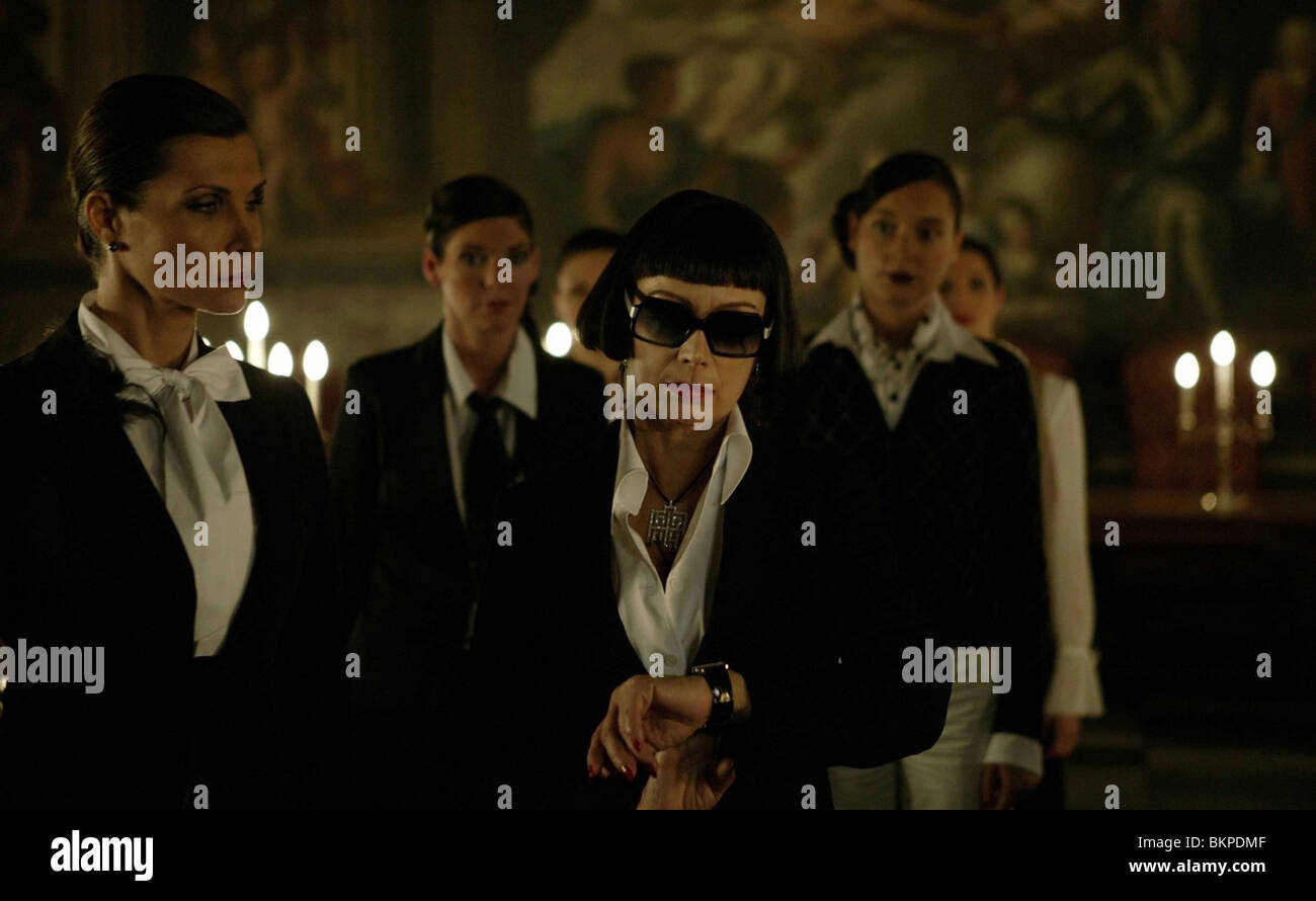 REVOLVER (2005) GUY RITCHIE (DIR) REVR 003 Stock Photo - Alamy