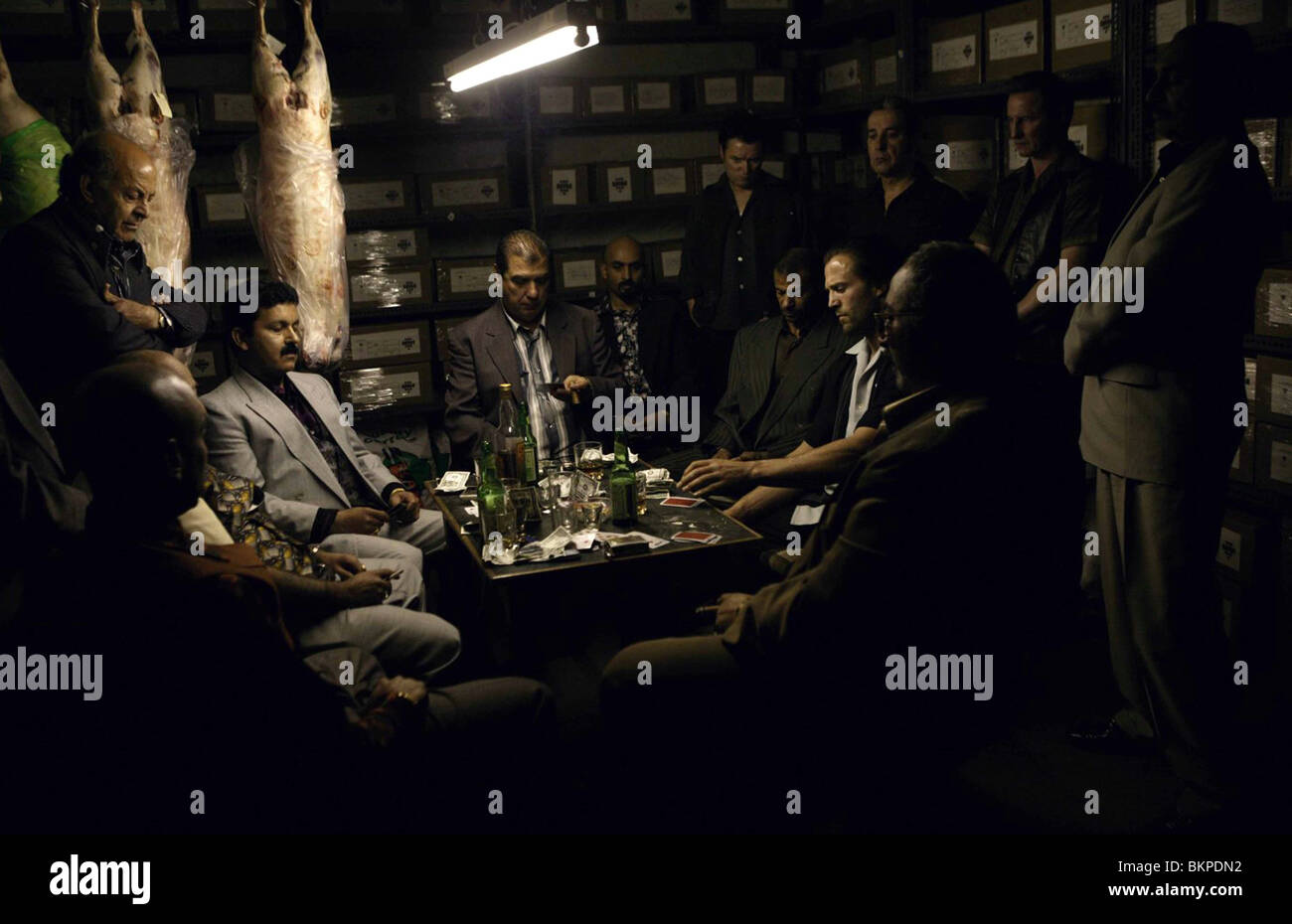 REVOLVER (2005) GUY RITCHIE (DIR) REVR 009 Stock Photo - Alamy