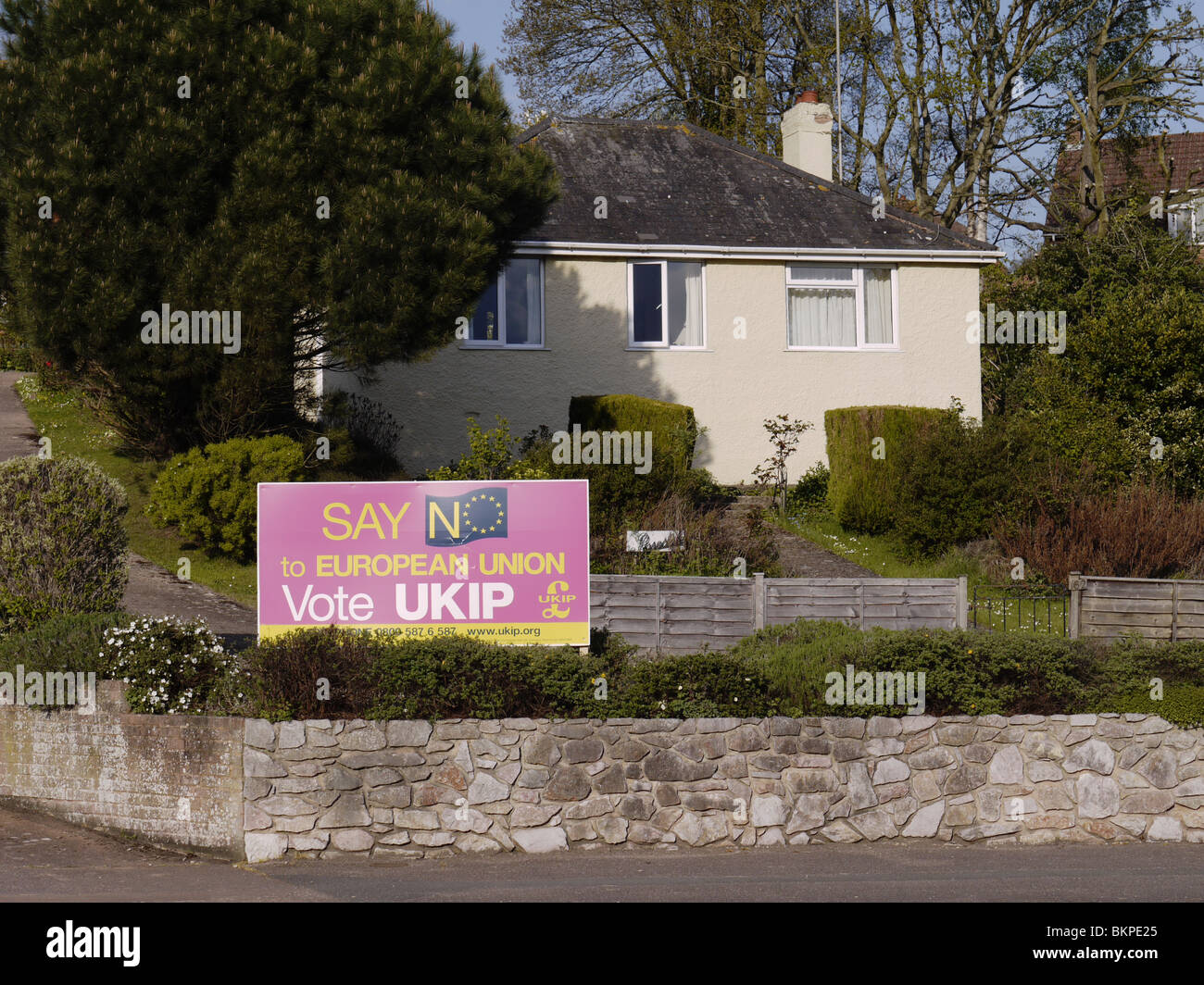 Billboard rates hi-res stock photography and images - Alamy