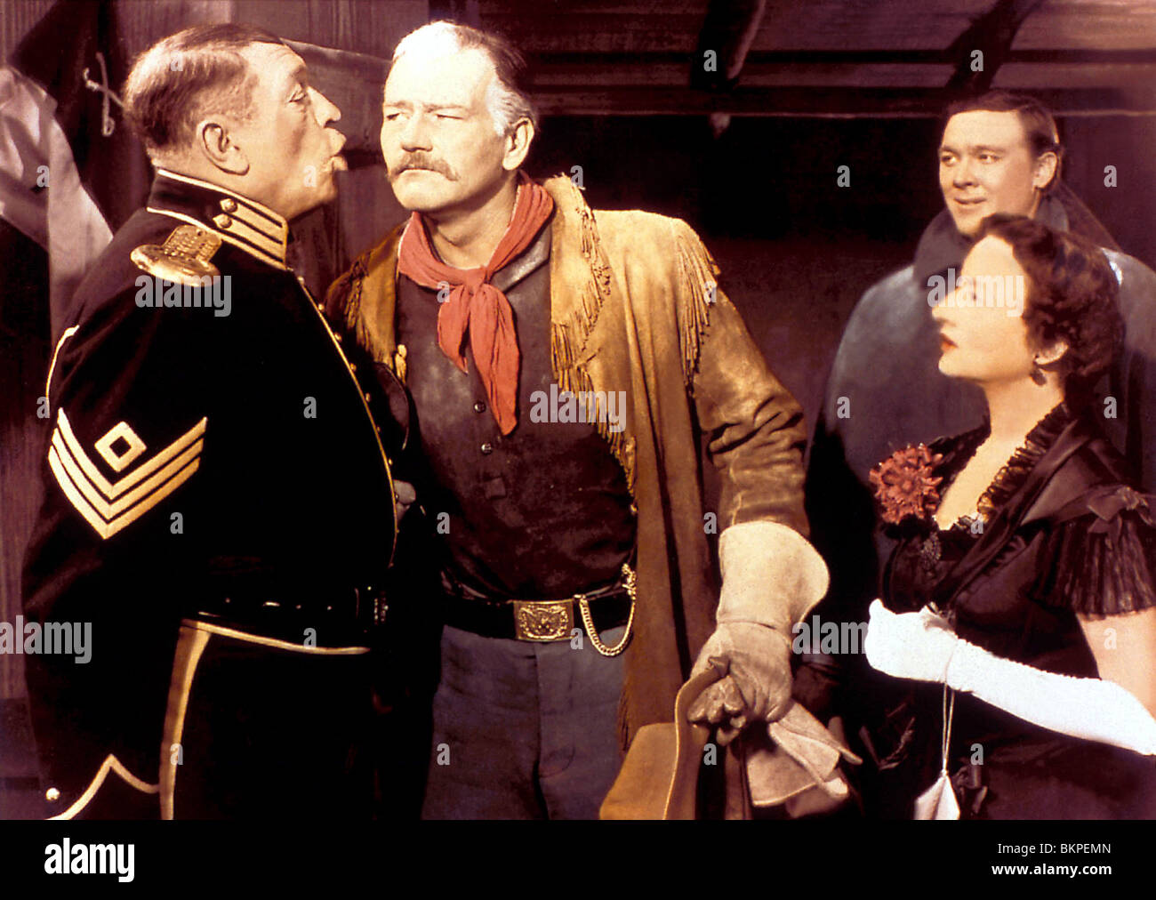 SHE WORE A YELLOW RIBBON (1949) VICTOR MCLAGLAN, JOHN WAYNE, BEN ...