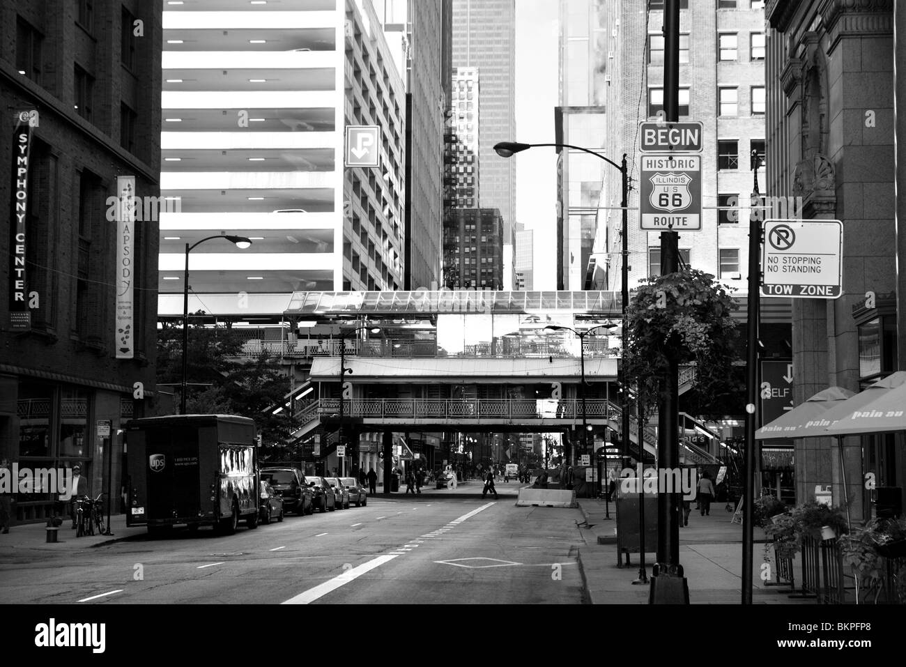 BEGINNING OF ROUTE 66 AT MICHIGAN AVENUE AND ADAMS STREET IN DOWNTOWN ...