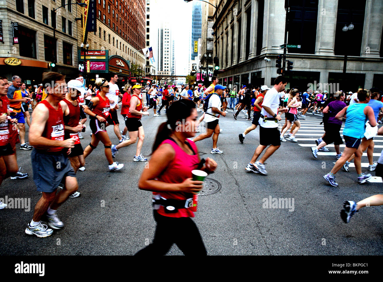 CHICAGO MARATHON ; RUNNERS ON LA SALLE STREET IN DOWNTOWN, CHICAGO ...