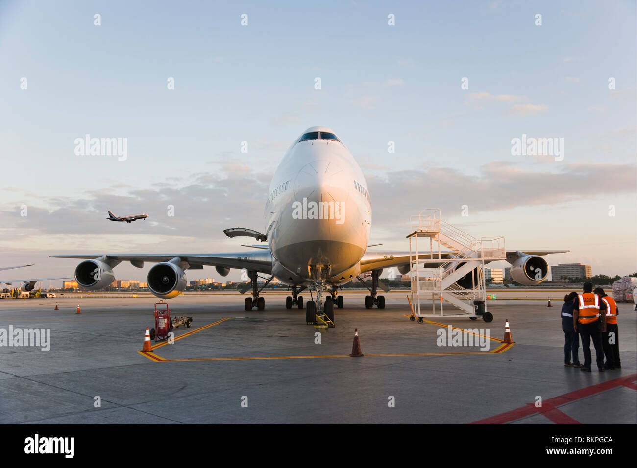 Miami Airport Plane Stock Photos & Miami Airport Plane Stock Images - Alamy