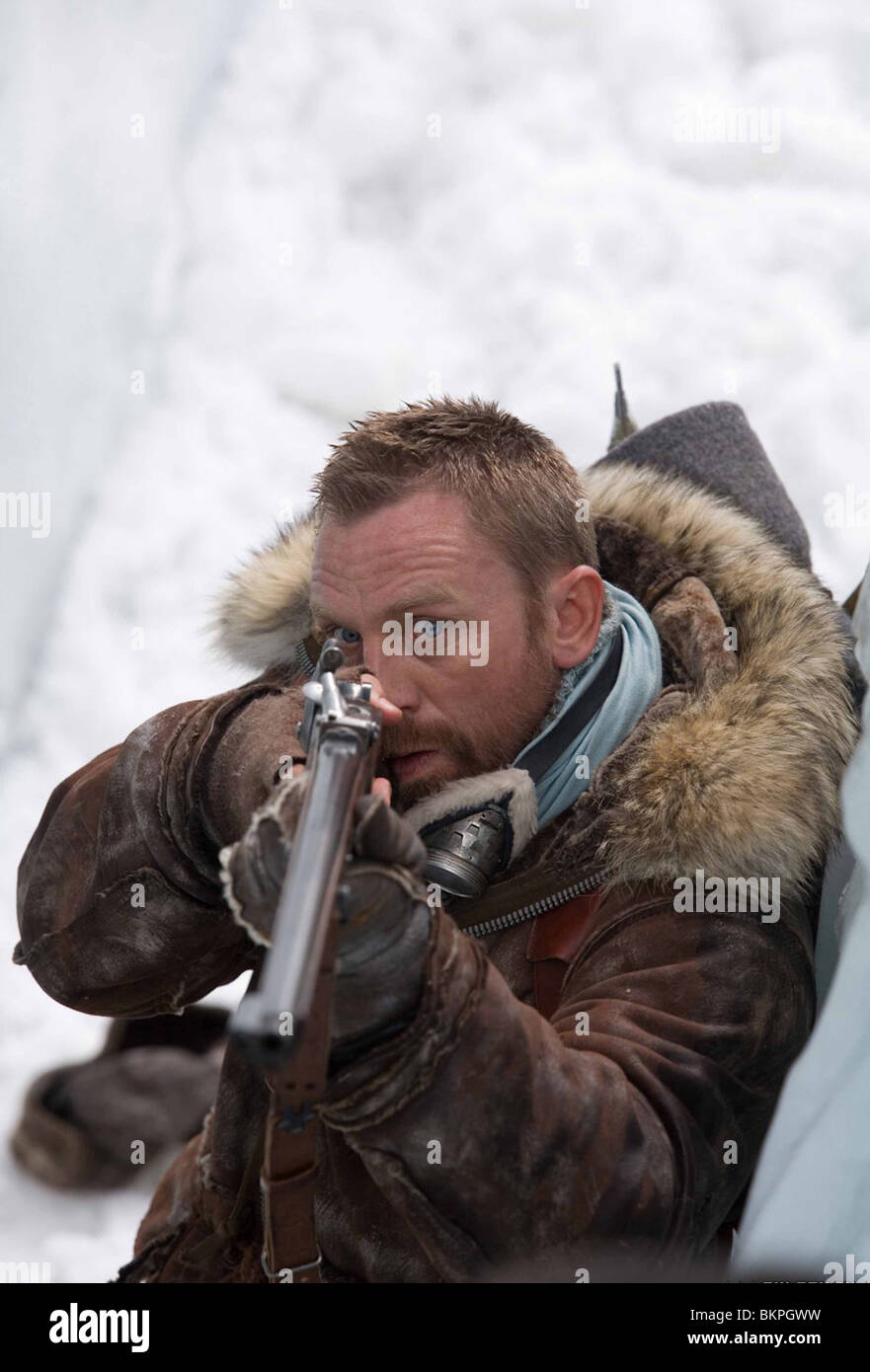 THE GOLDEN COMPASS (2007) DANIEL CRAIG CHRIS WEITZ (DIR) TGCO 002 Stock ...