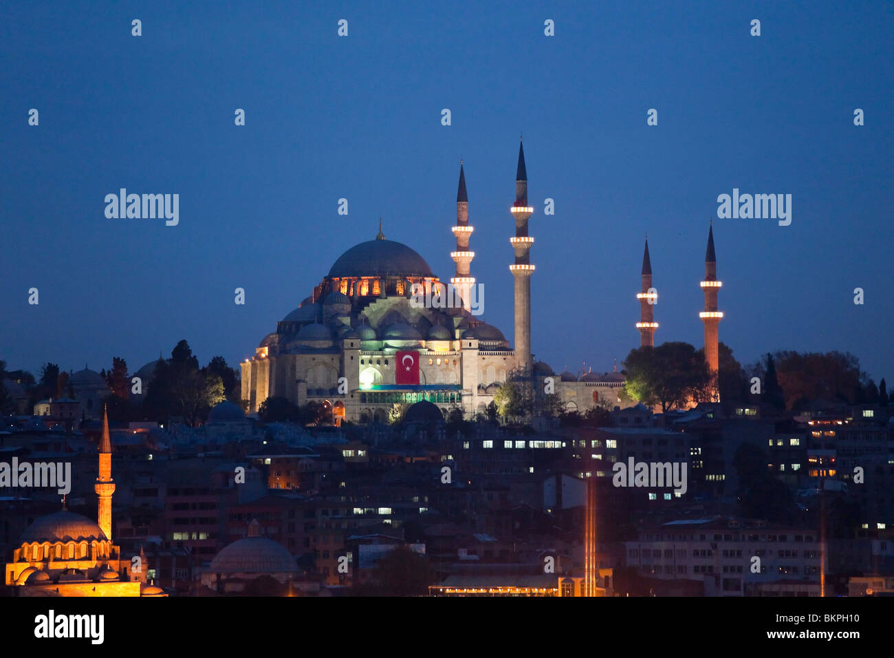 Night photo of Suleiman Mosque in Istanbul,Turkey Stock Photo - Alamy