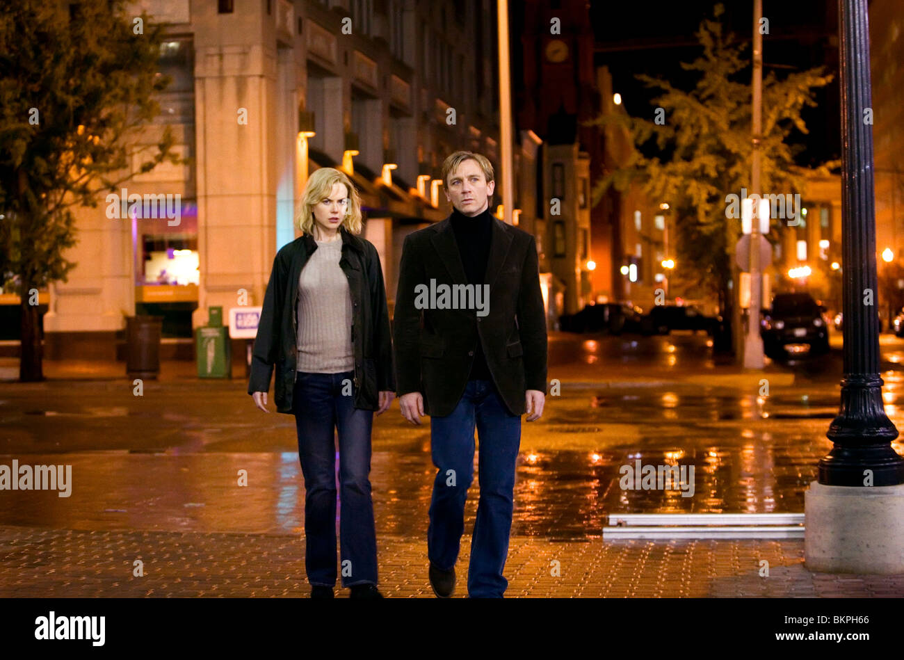 Daniel craig nicole kidman invasion hi-res stock photography and images ...