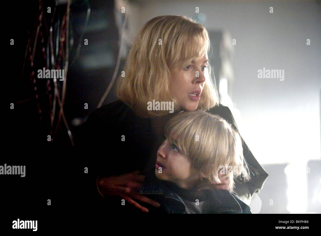 THE INVASION (2007) NICOLE KIDMAN, JACKSON BOND OLIVER HIRSCHBIEGEL ...