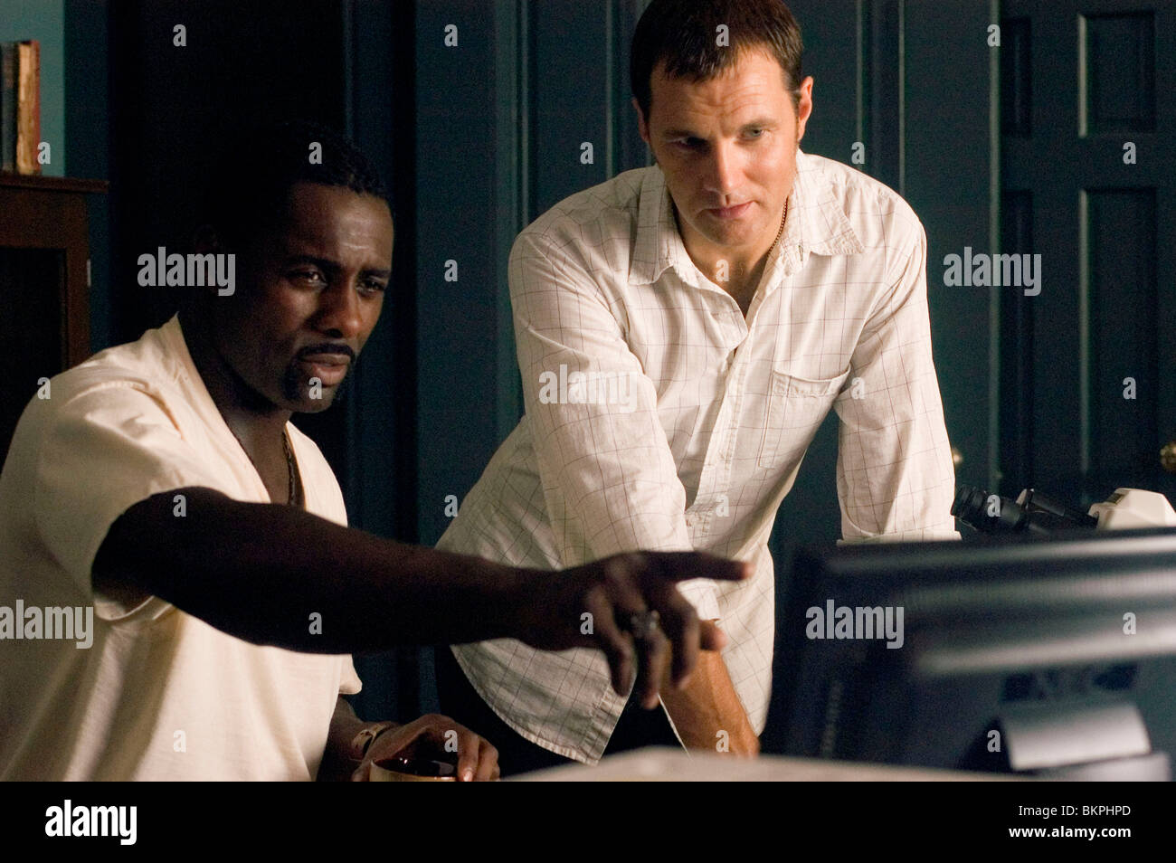 THE REAPING (2007) DAVID MORRISSEY, IDRIS ELBA REAP 001-18 Stock Photo ...