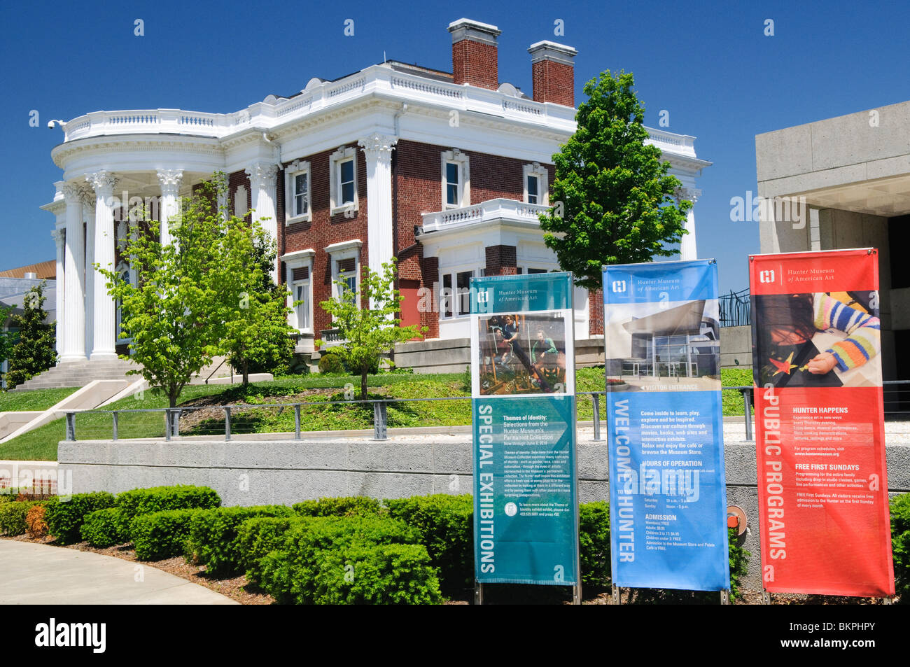 Exterior of the Hunter Museum of American Art in Chattanooga Tennessee ...