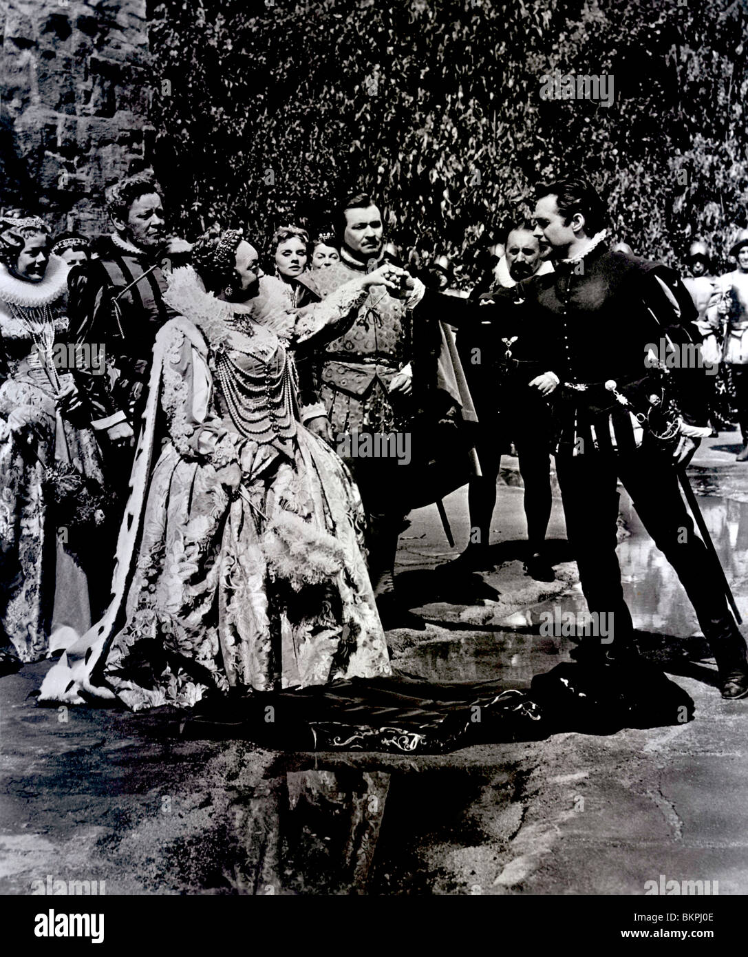 THE VIRGIN QUEEN (1955) BETTE DAVIS, RICHARD TODD HENRY KOSTER (DIR ...