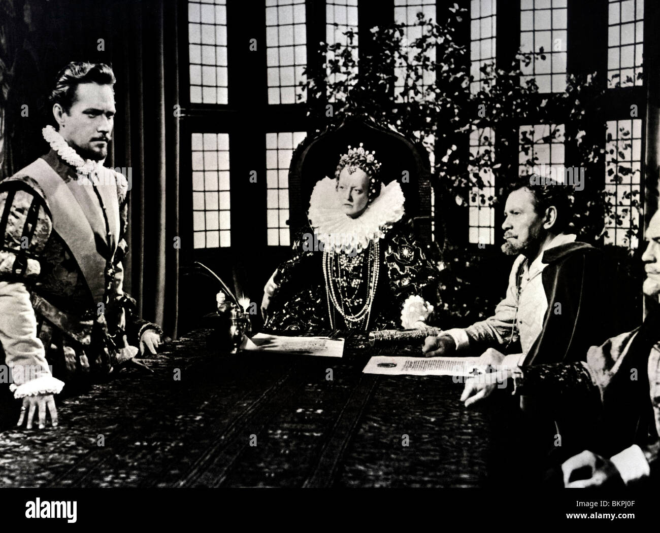 THE VIRGIN QUEEN (1955) BETTE DAVIS, RICHARD TODD, HERBERT MARSHALL ...