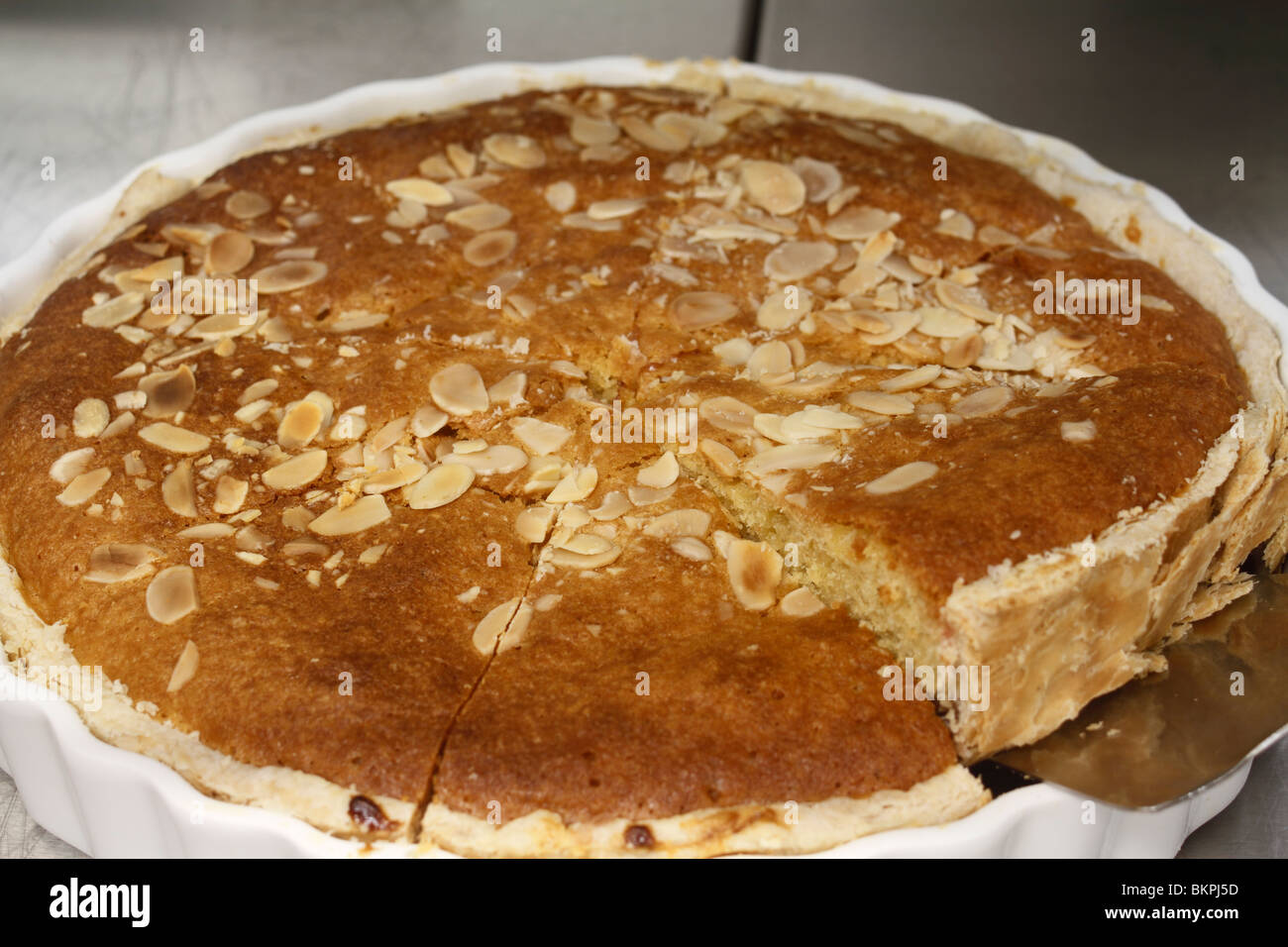 Traditional bakewell tart Stock Photo - Alamy