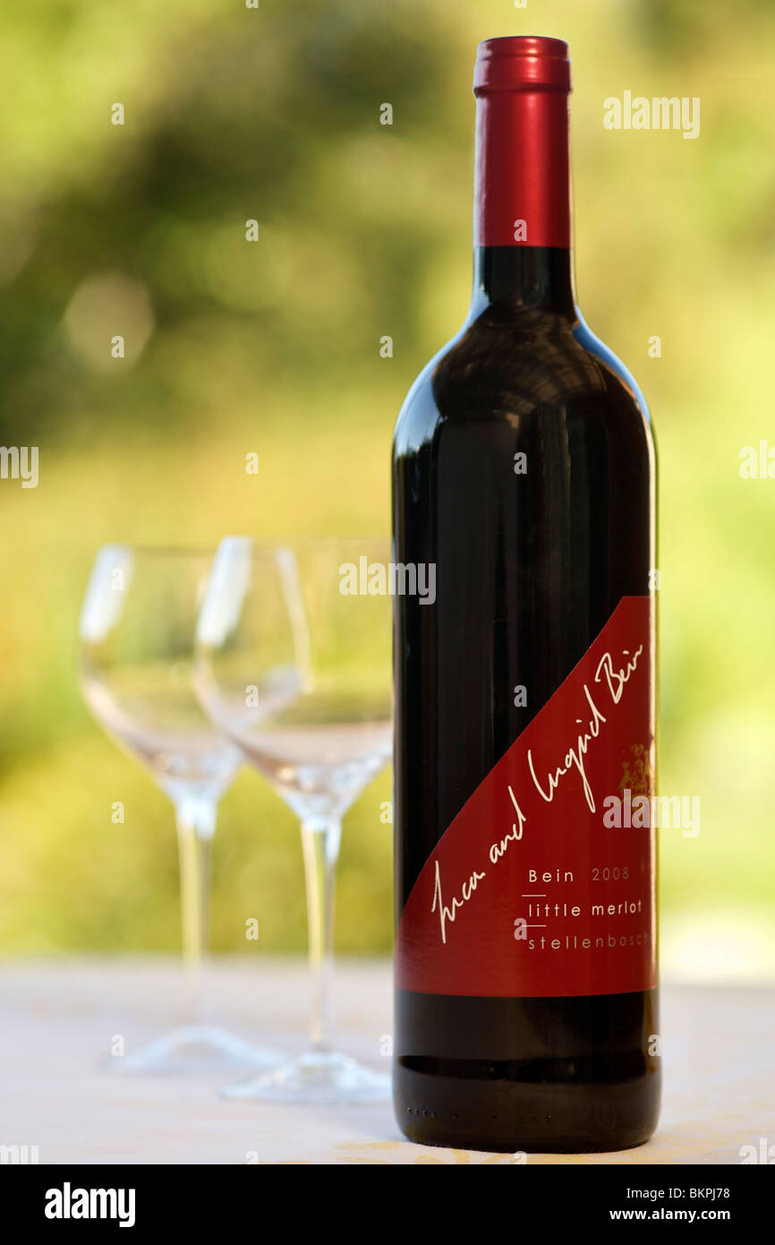 Bottle of Merlot from the Bein estate in Stellenbosch Stock Photo - Alamy