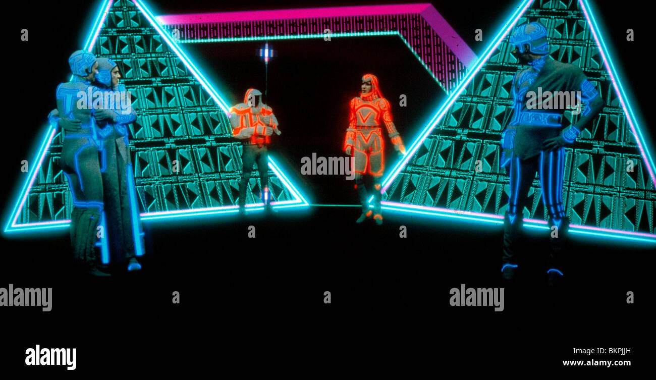 TRON (1982) CINDY MORGAN, BARNARD HUGHES, DAVID WARNER, JEFF BRIDGES ...