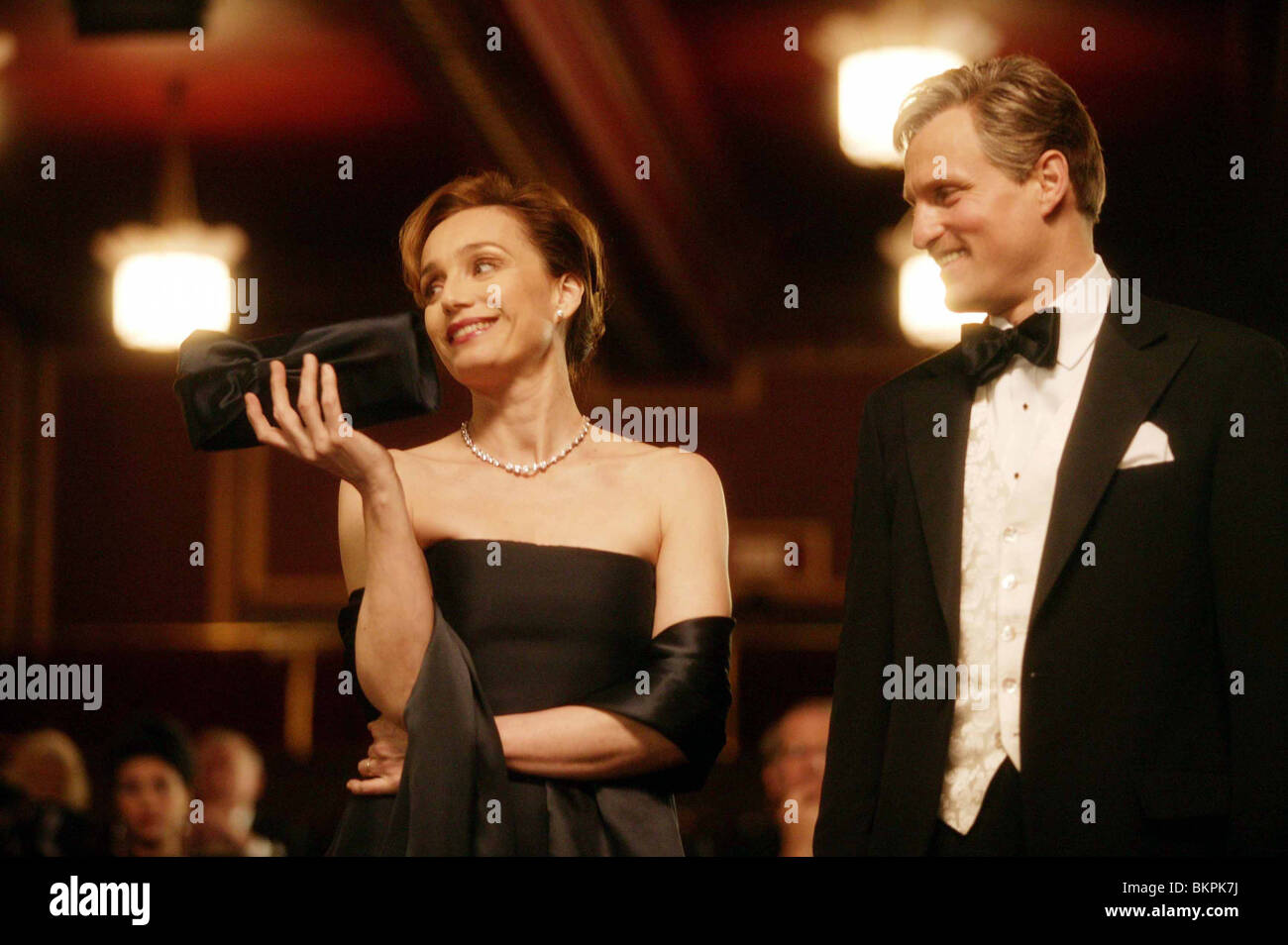 THE WALKER (2007) KRISTIN SCOTT THOMAS, WOODY HARRELSON TWAK 001-01 Stock Photo - Alamy