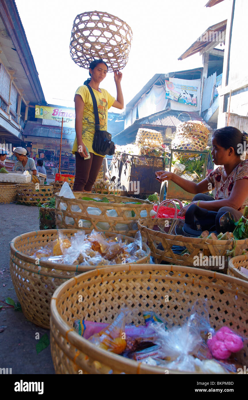 Balinese baskets hi-res stock photography and images - Alamy