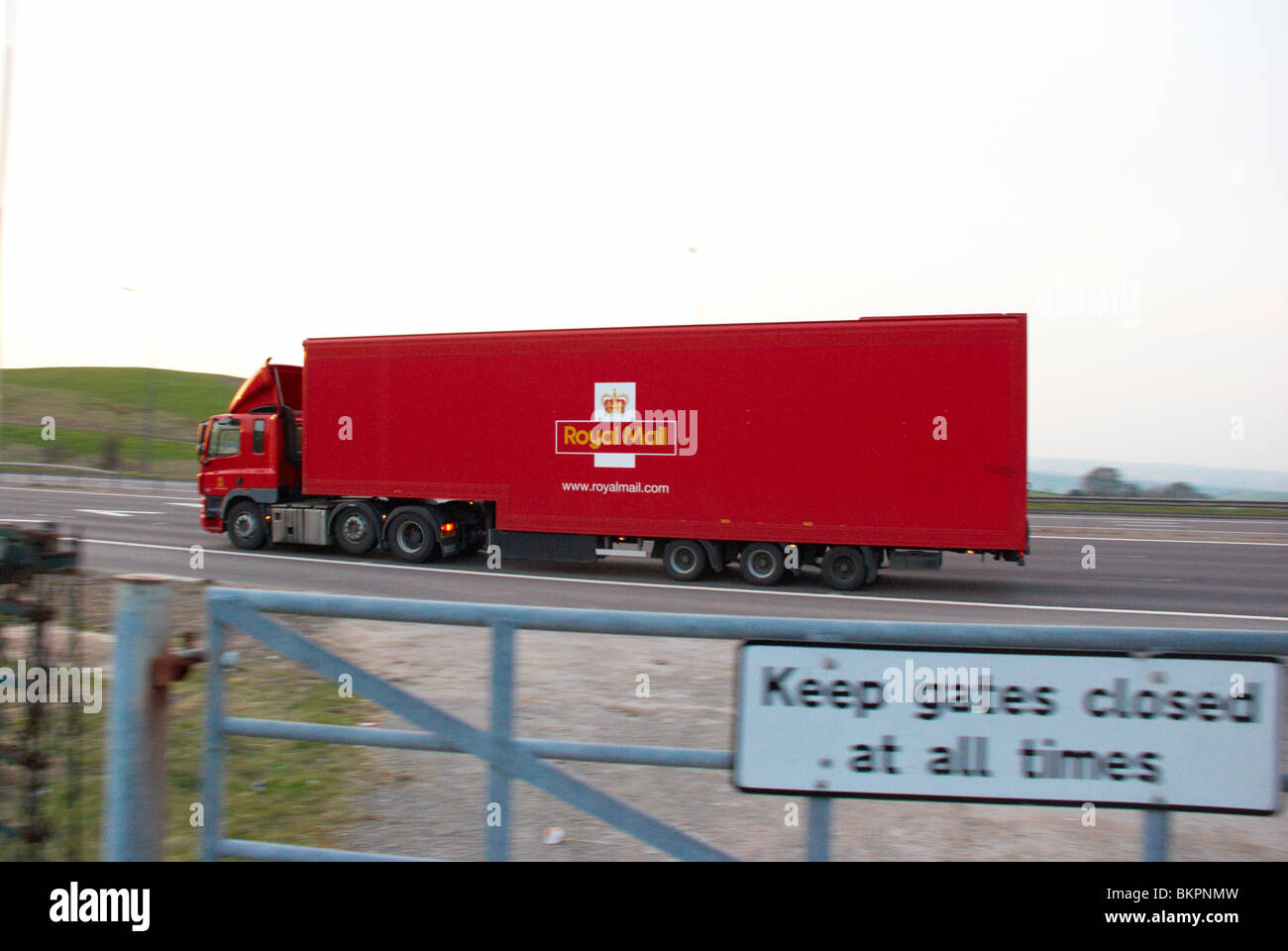 Royal mail lorry hi-res stock photography and images - Alamy