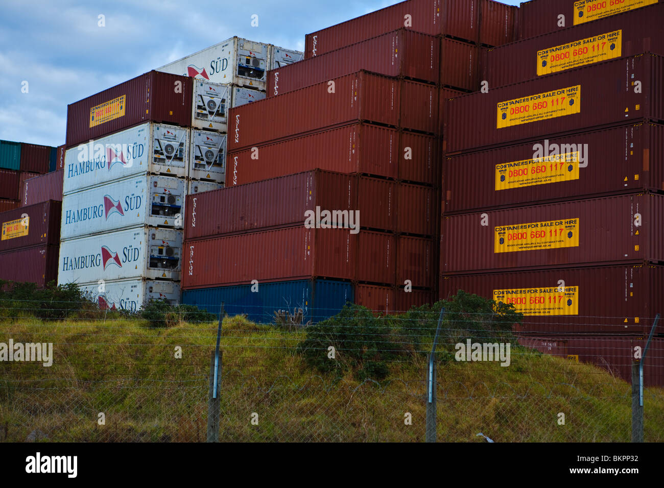 Shipping container containers hi-res stock photography and images - Alamy