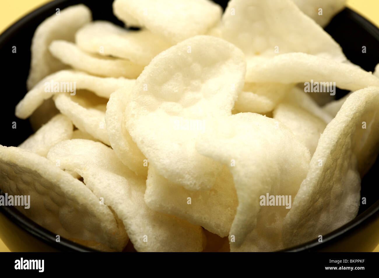 Bowl of Prawn crackers Stock Photo - Alamy