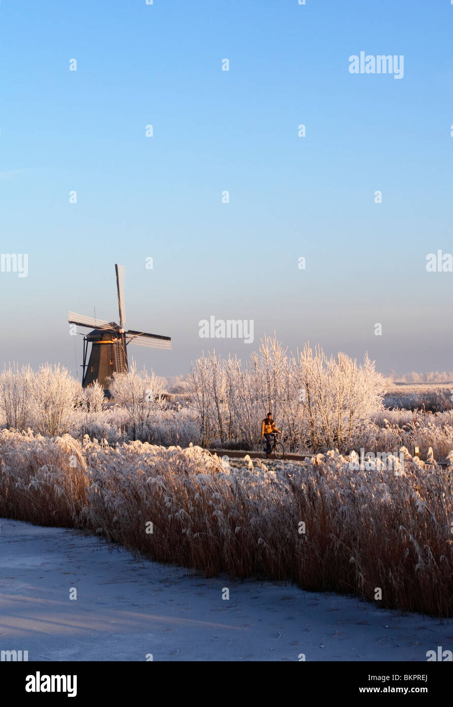 Molen in winterlandschap hi-res stock photography and images - Alamy