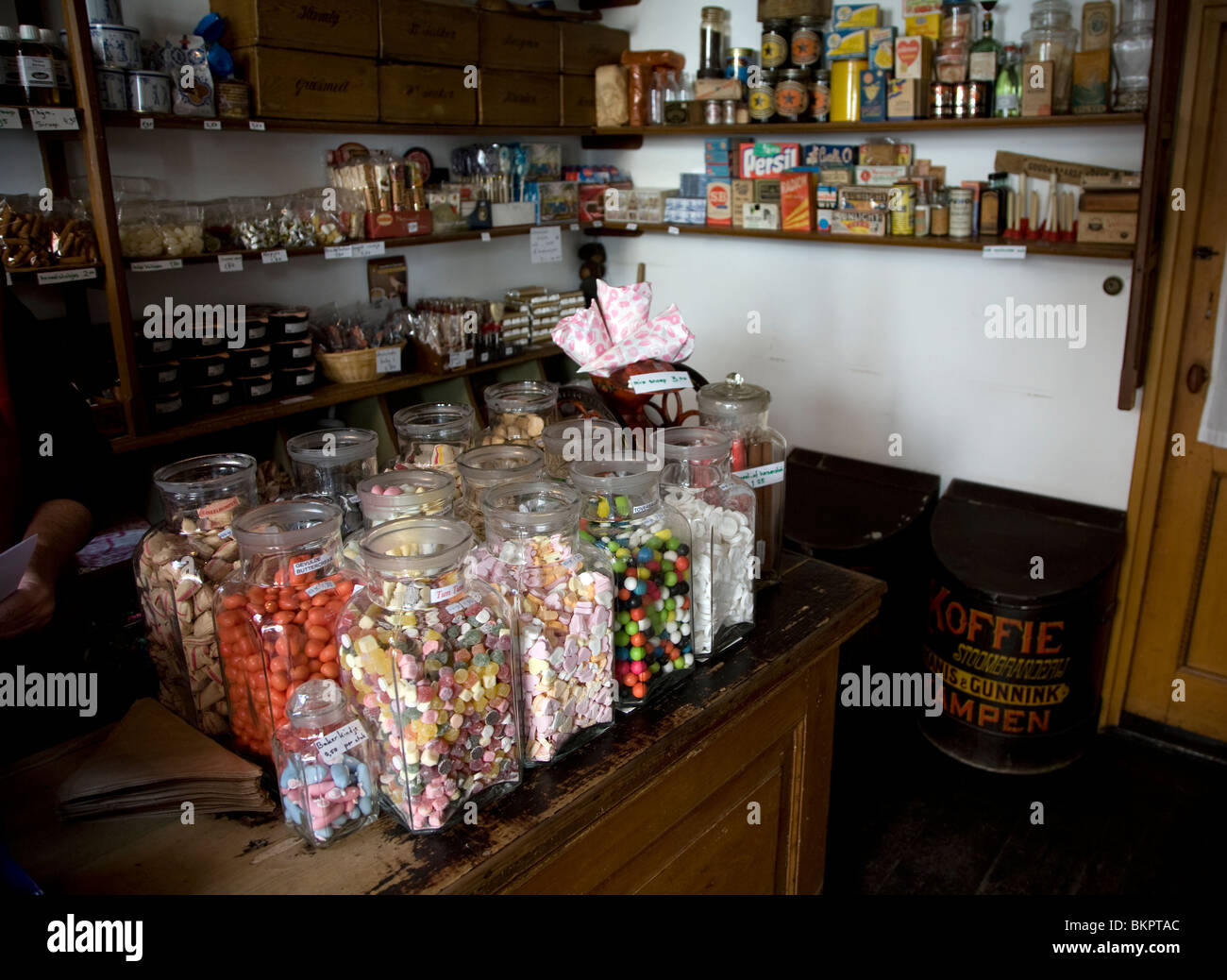 Traditional sweet shop interior hi-res stock photography and images - Alamy