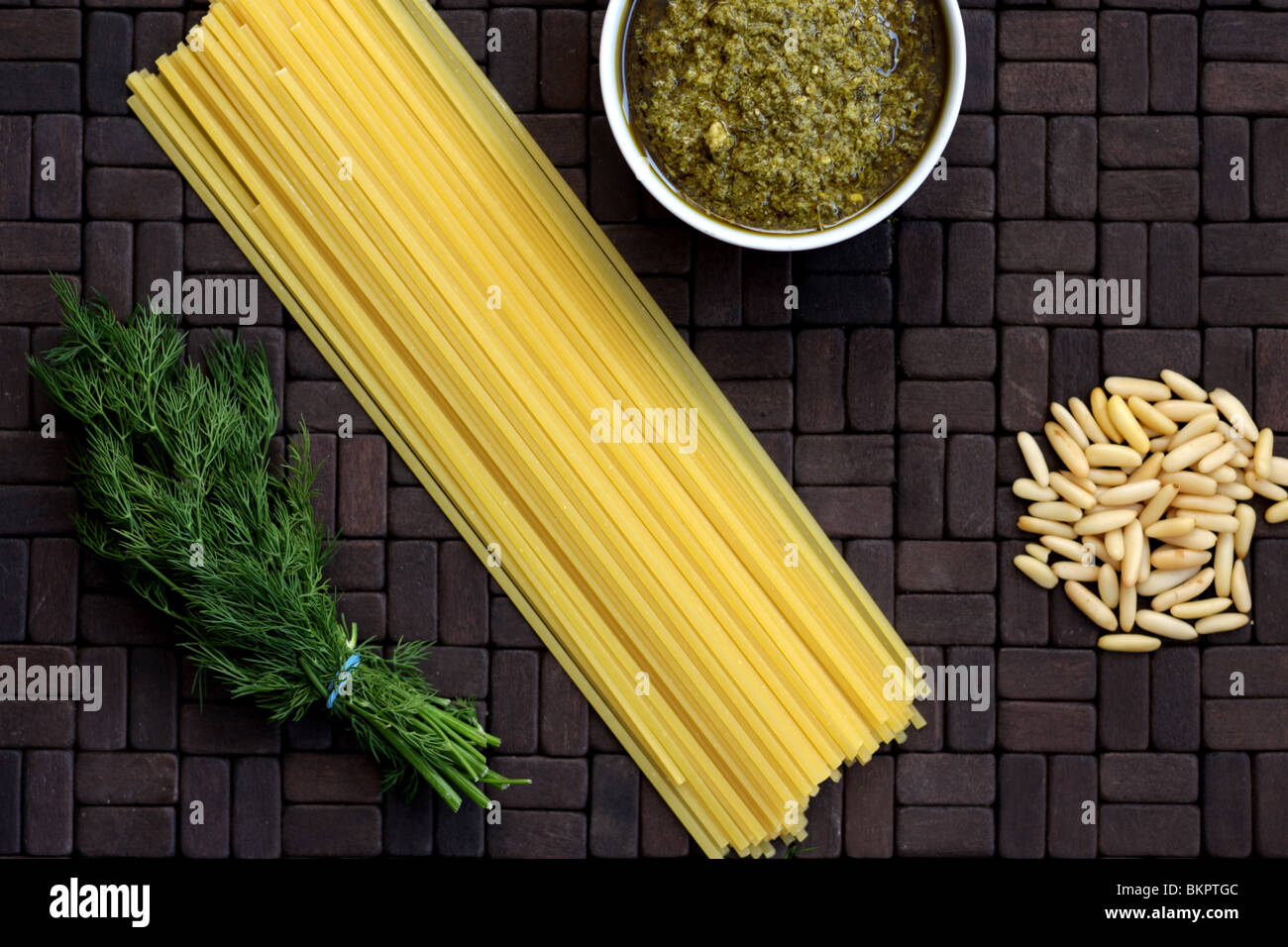 Dried Linguine Pasta Stock Photo - Alamy