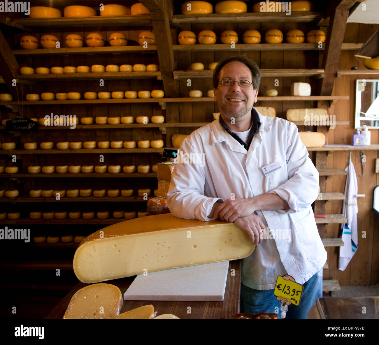 Shopkeeper hi-res stock photography and images - Alamy