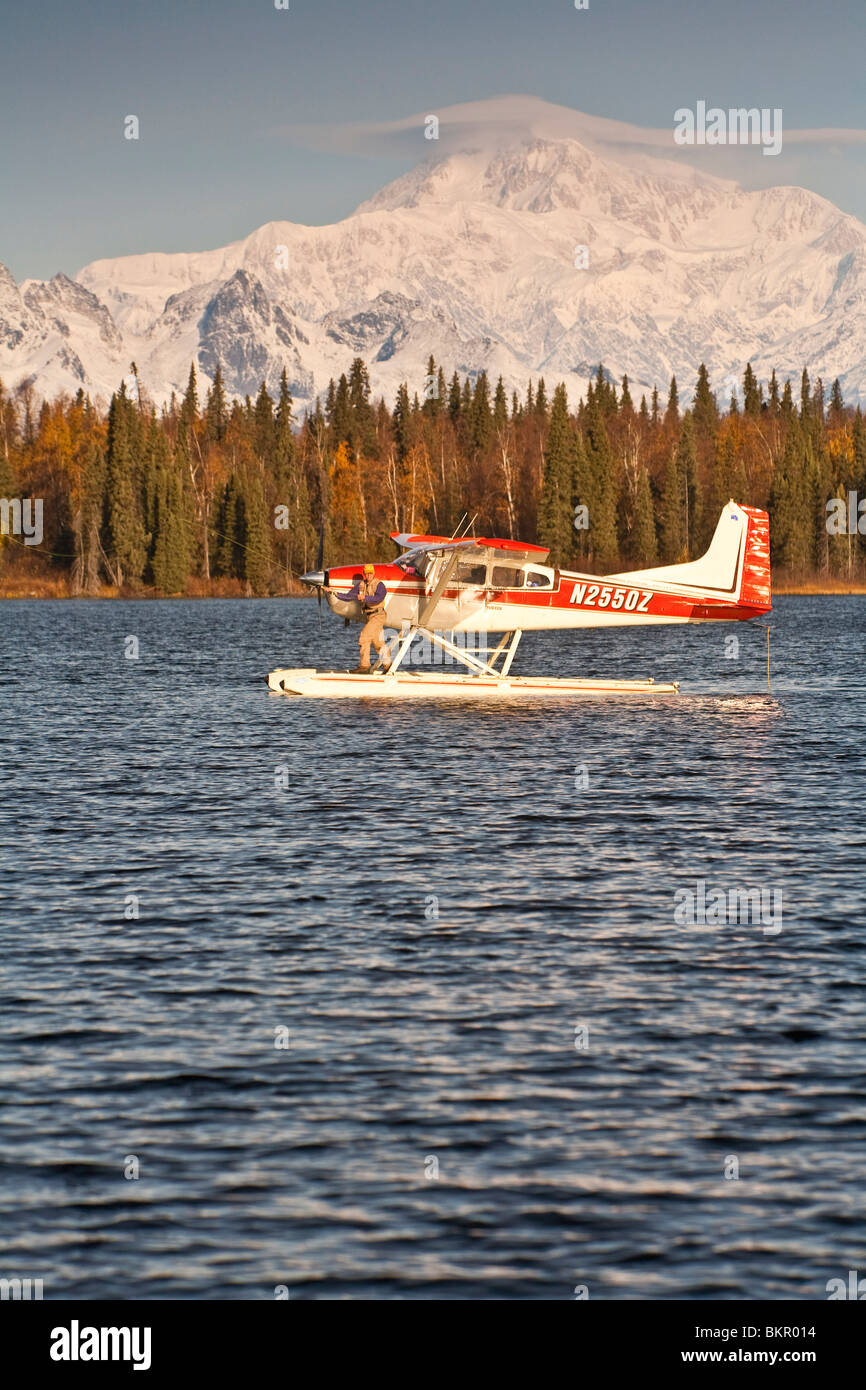 Fisherman floatplane hi-res stock photography and images - Alamy