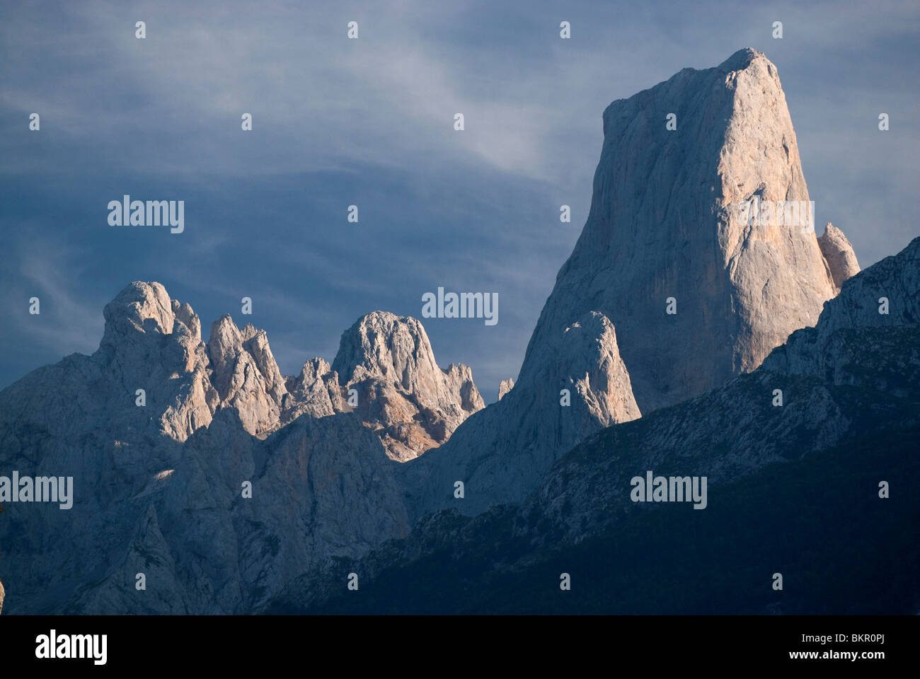 Naranjo de bulnes hi-res stock photography and images - Alamy