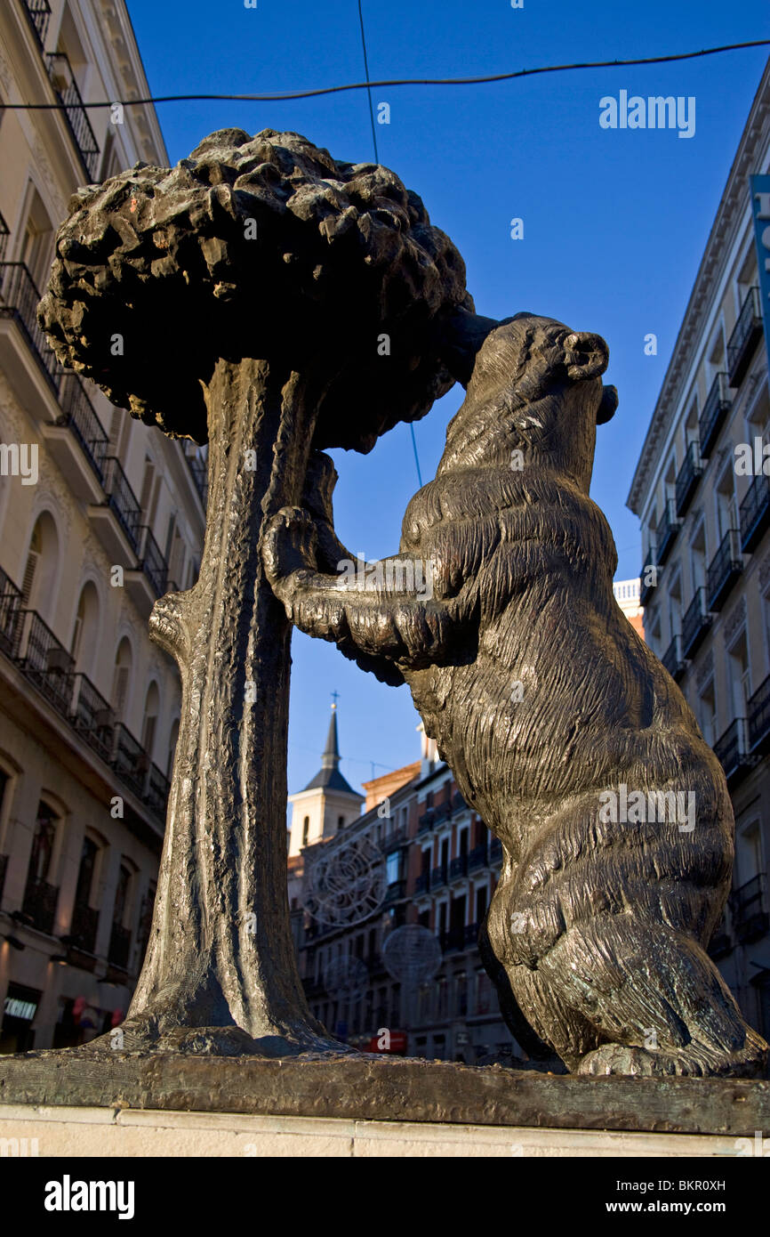Statue of bear and strawberry tree (Madrid´s symbol) at Puerta del Sol ...