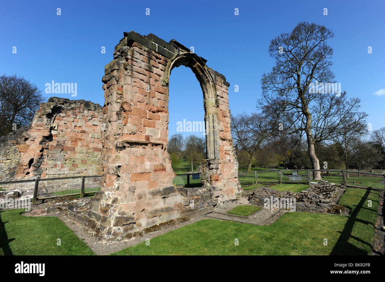 Dudley priory ruins hi-res stock photography and images - Alamy