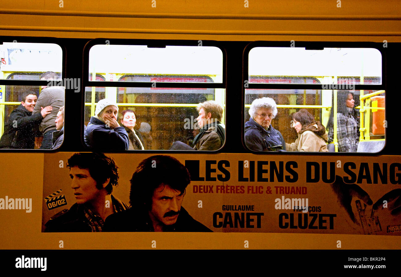 Bus passengers looking out of window hi-res stock photography and ...
