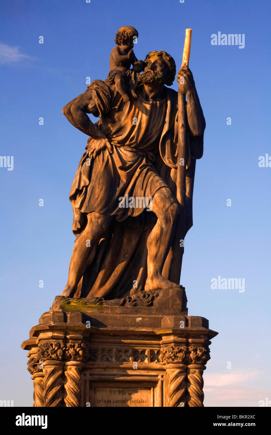 St charles bridge prague statues hi-res stock photography and images ...