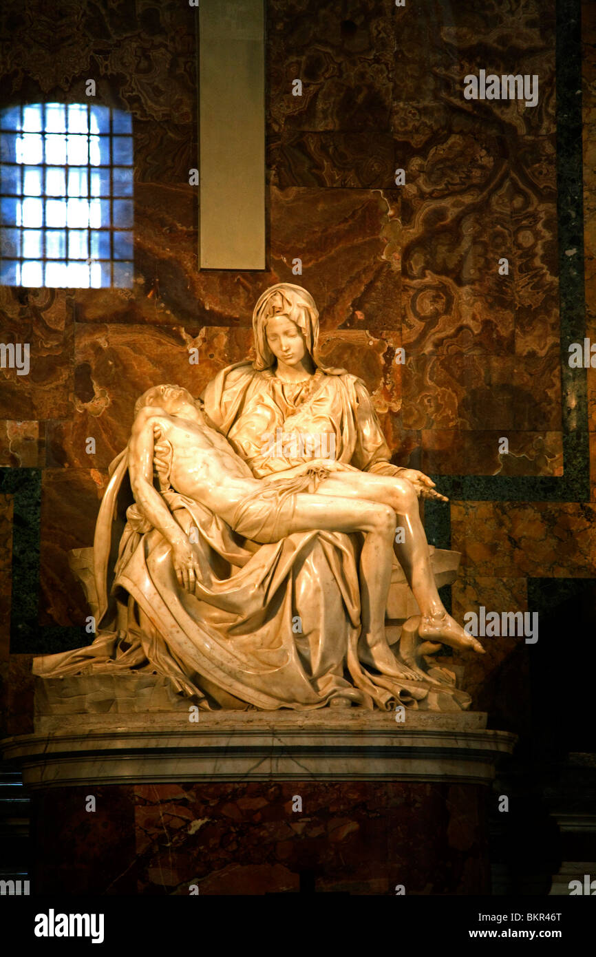Michelangelos pieta statue hi-res stock photography and images - Alamy
