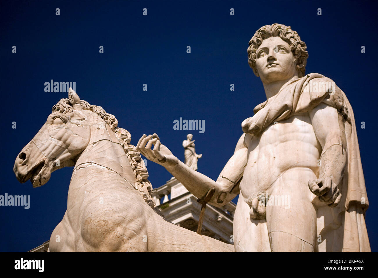 Statues on stairs hi-res stock photography and images - Alamy