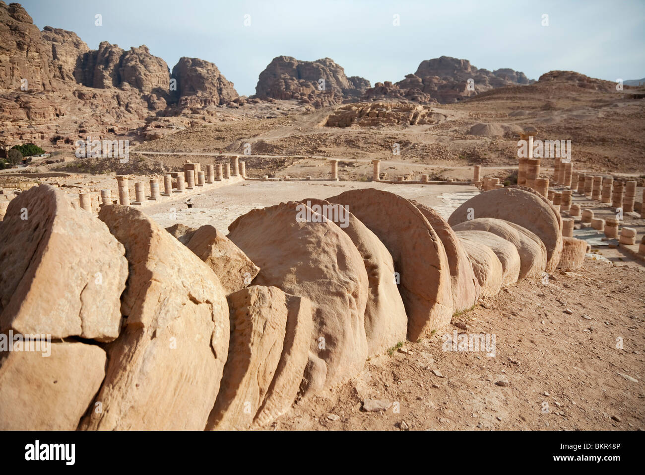 Toppled column hi-res stock photography and images - Alamy