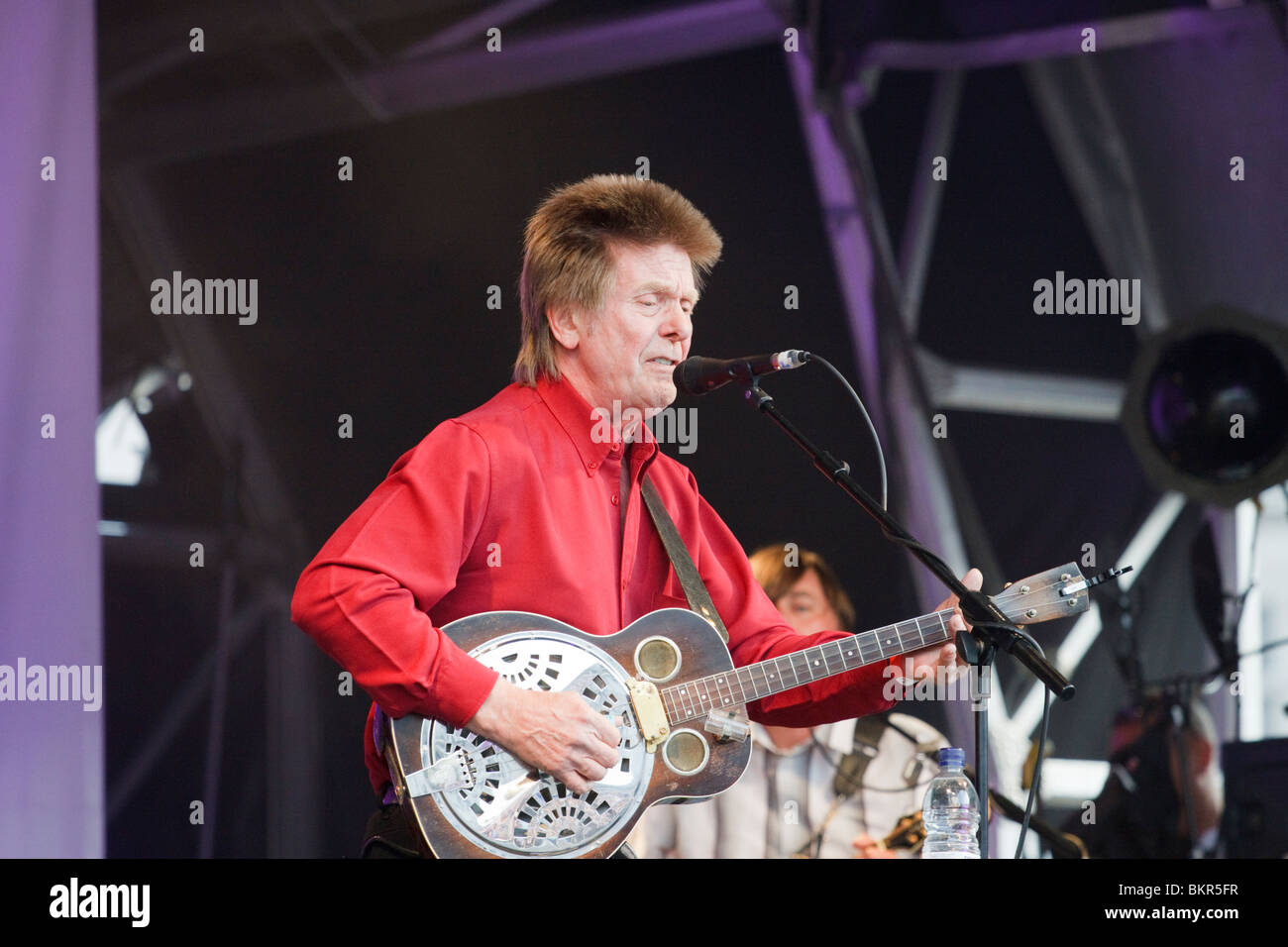 Rock n roll singer and musician Joe Brown on stage, London, UK Stock ...