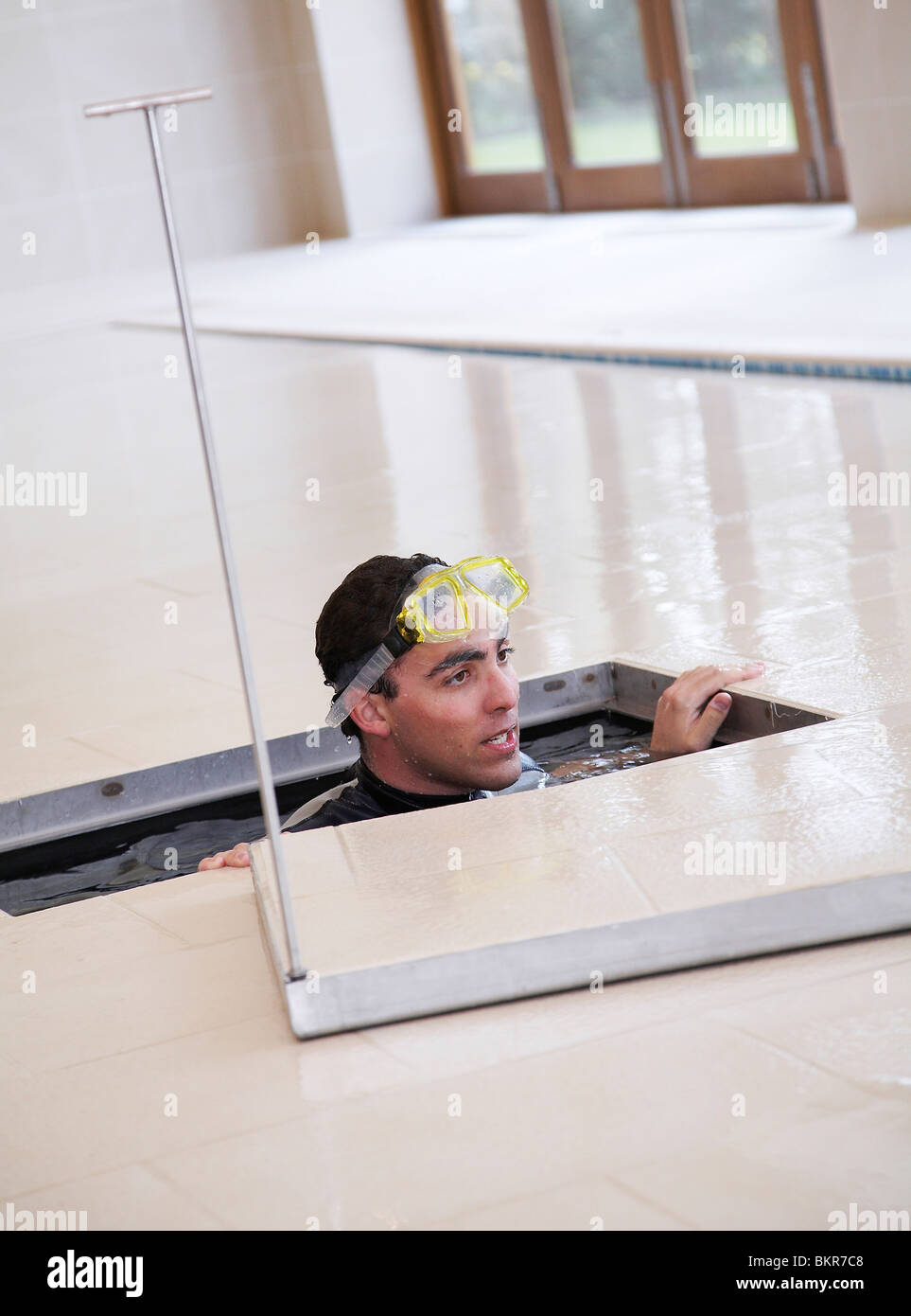 Submersible swimming pool tiled floor hi-res stock photography and ...