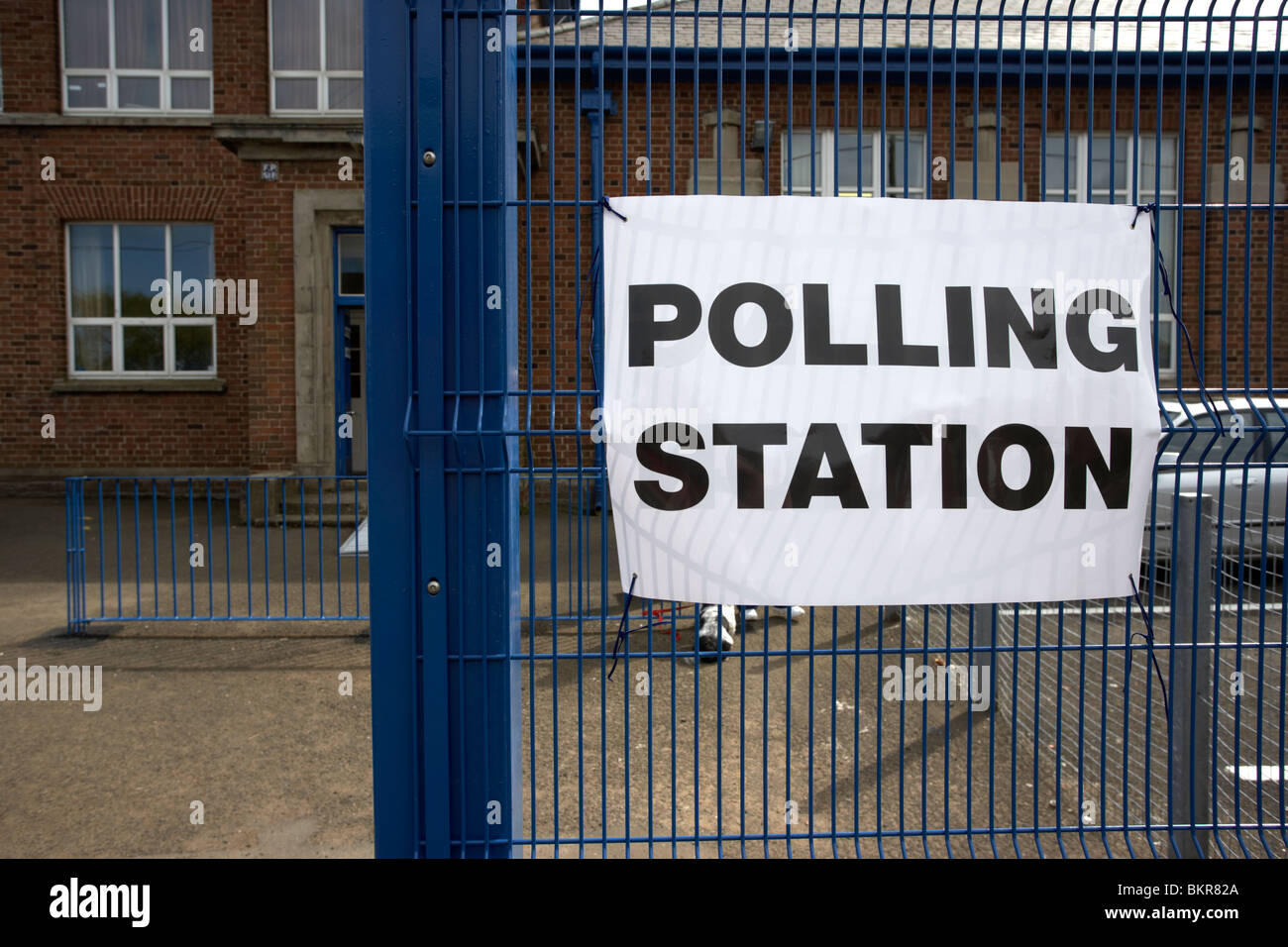 Polling venue hi-res stock photography and images - Alamy