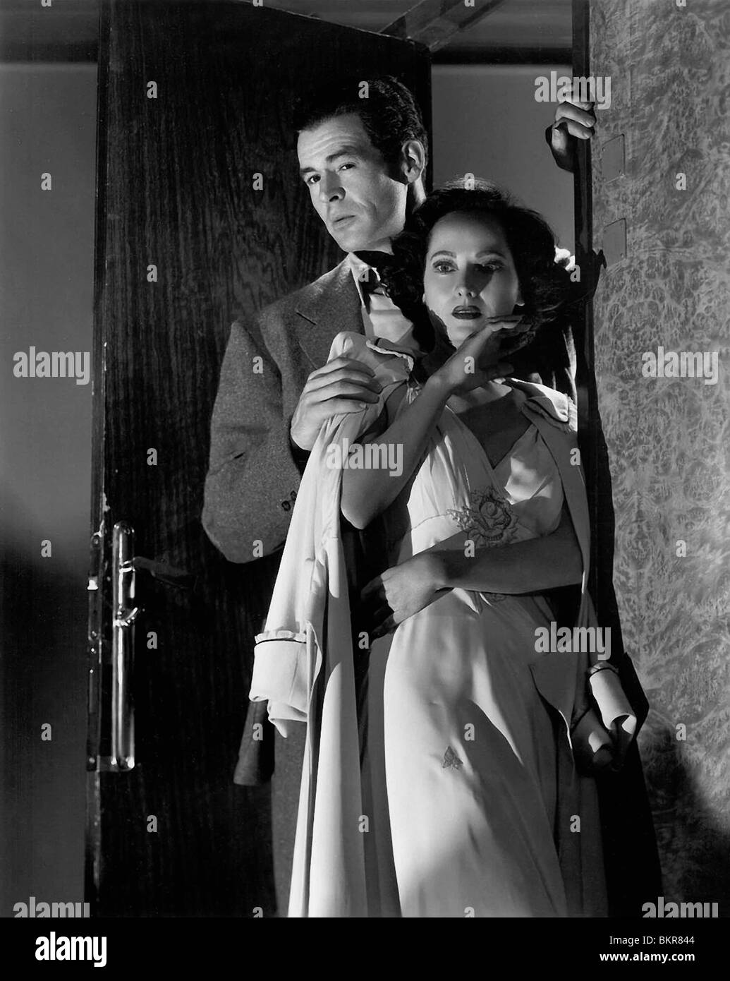 BERLIN EXPRESS (1948) ROBERT RYAN, MERLE OBERON JACQUES TOURNEUR (DIR ...