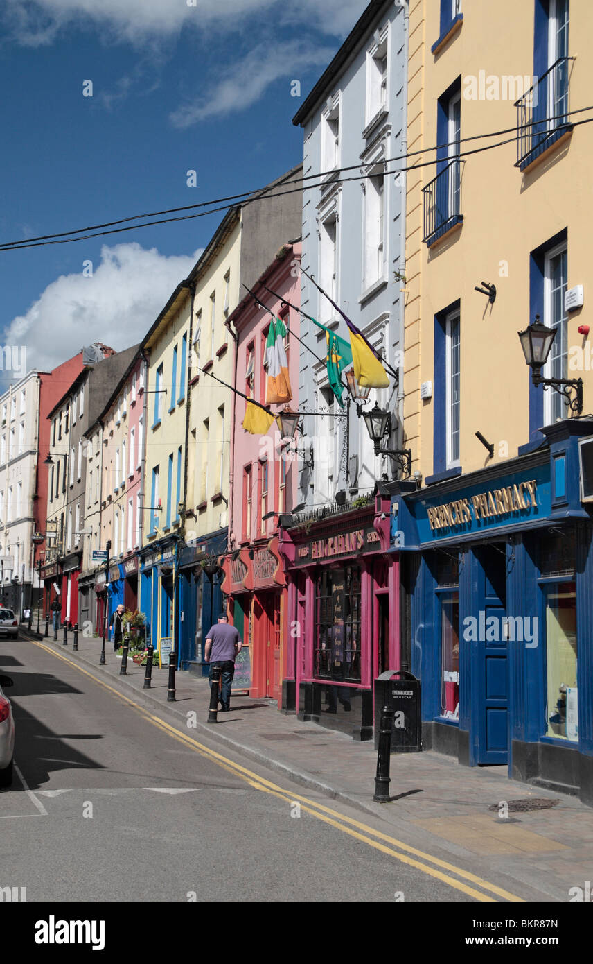 Shop fronts hi-res stock photography and images - Alamy
