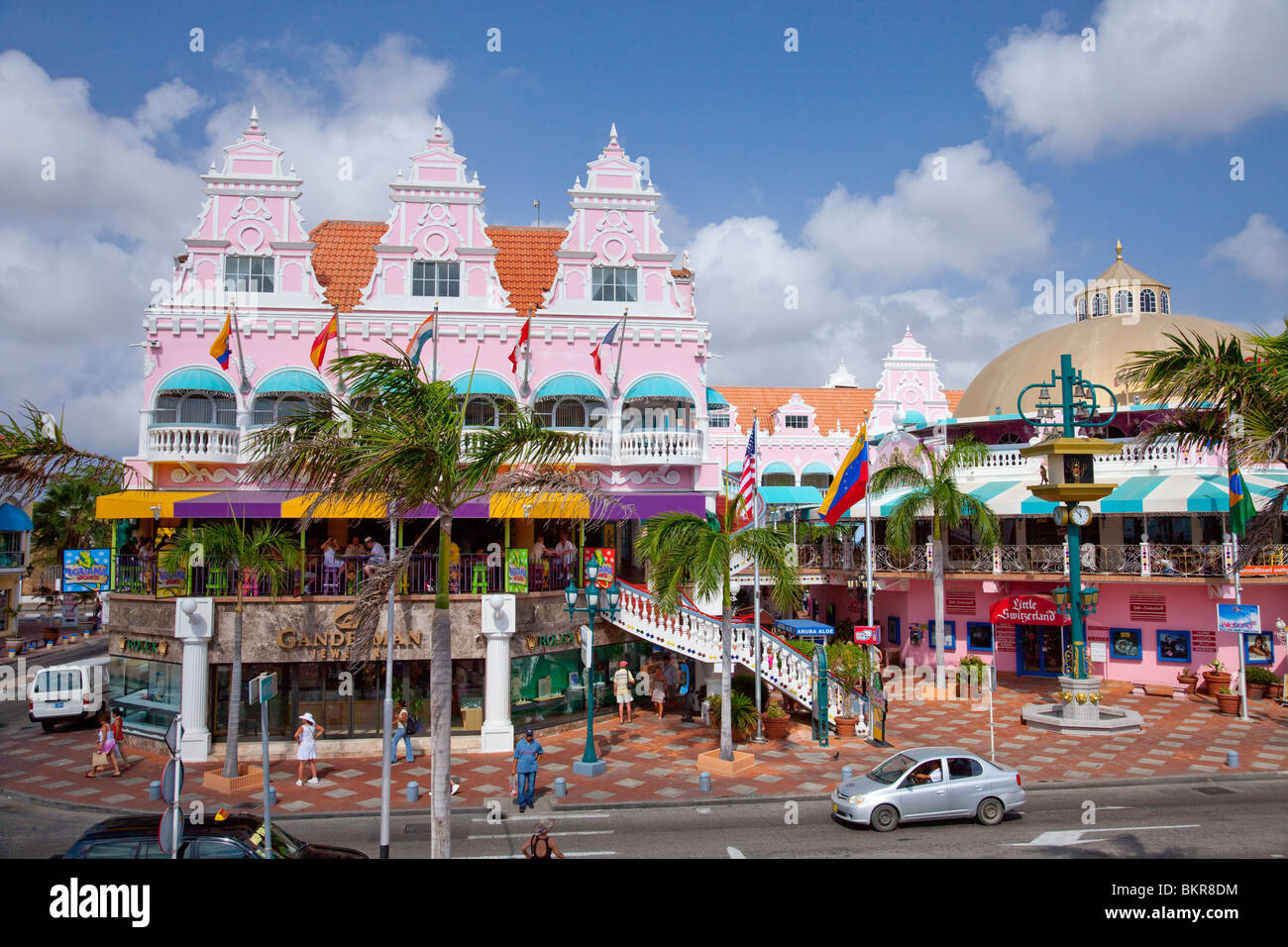 Streets dutch architecture in aruba hi-res stock photography and images ...