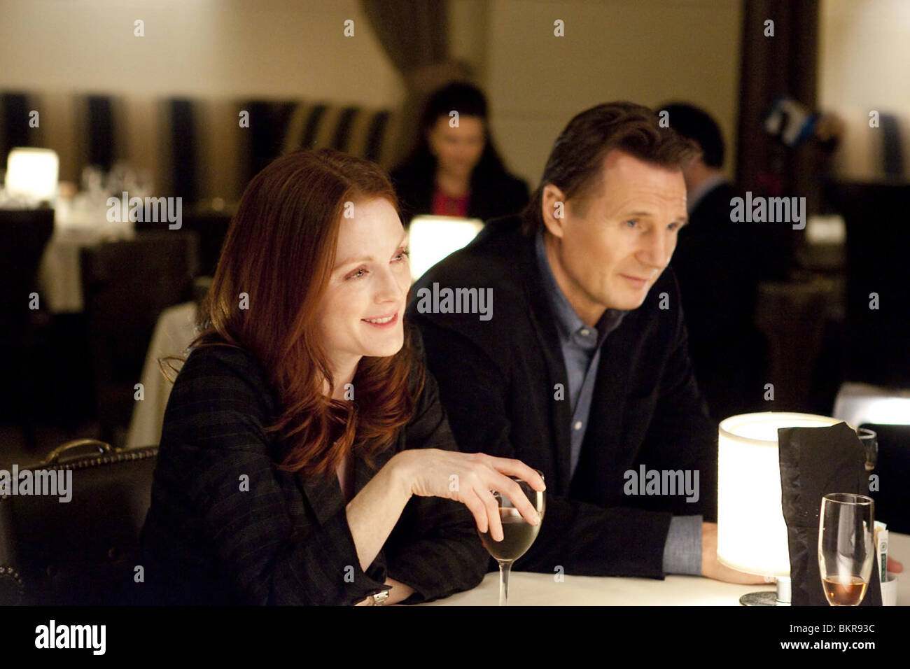 CHLOE (2010) LIAM NEESON, JULIANNE MOORE ATOM EGOYAN (DIR) 006 Stock Photo - Alamy
