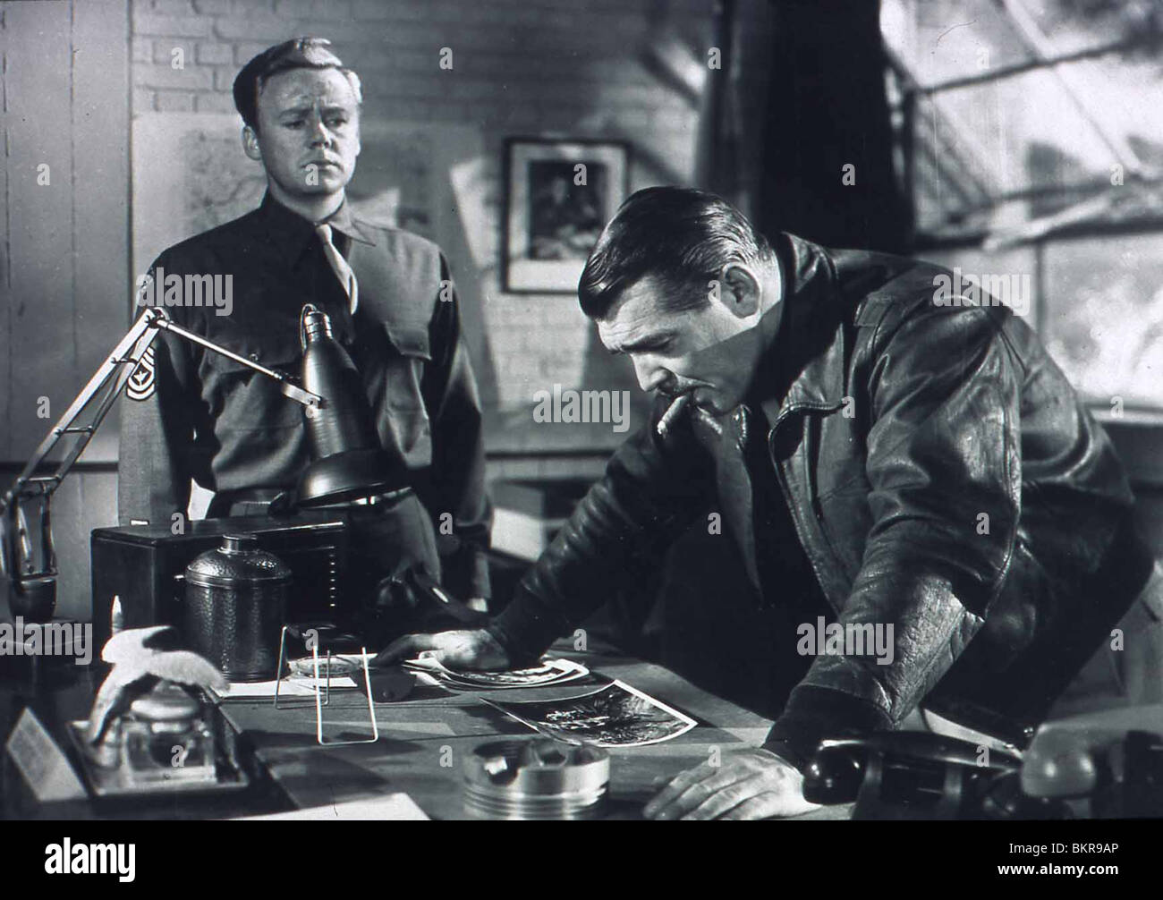 COMMAND DECISION (1948) CLARK GABLE SAM WOOD (DIR) 004 Stock Photo - Alamy