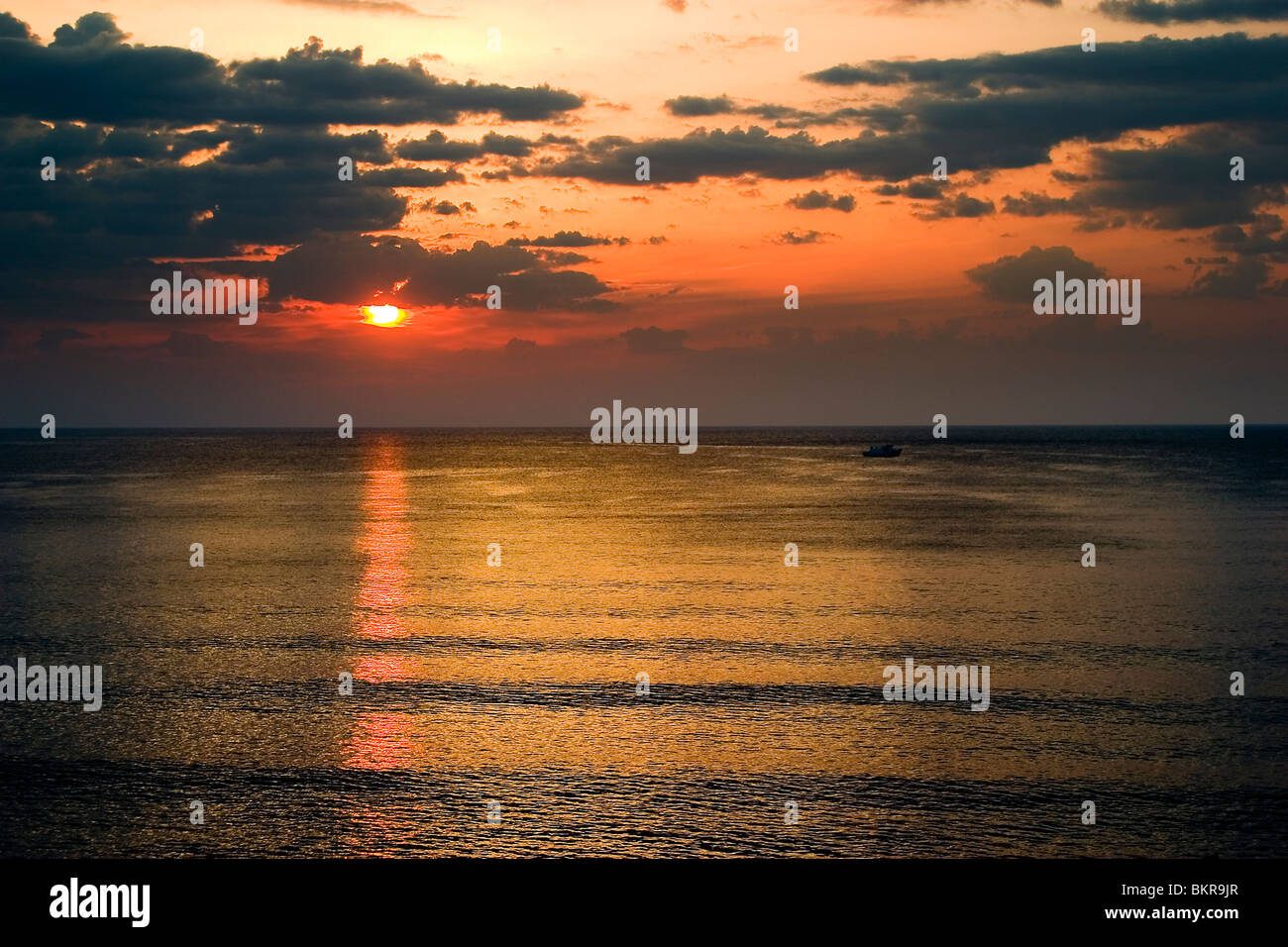 Daybreak colours hi-res stock photography and images - Alamy