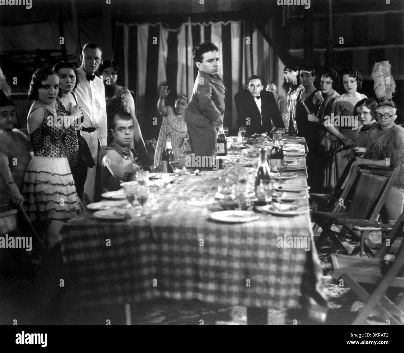 Tod browning freaks hi-res stock photography and images - Alamy