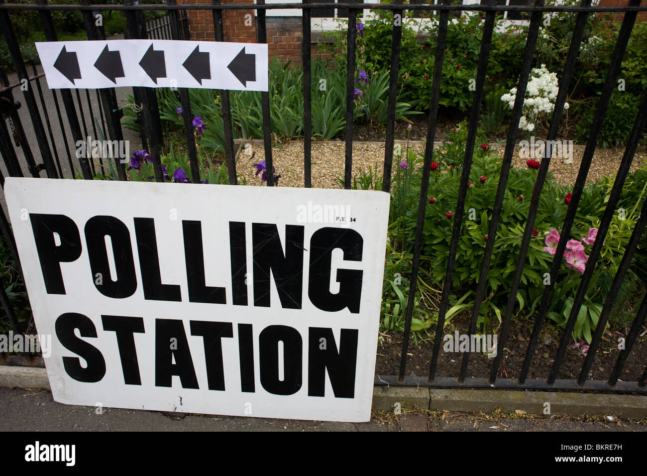 Temporary polling station hi-res stock photography and images - Alamy