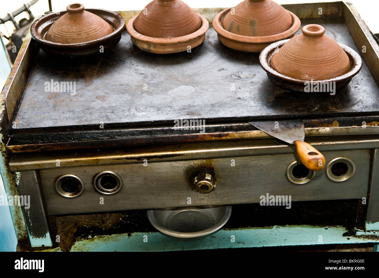 Moroccans eat their Tajine with salt & Cumin powder along with freshly ...