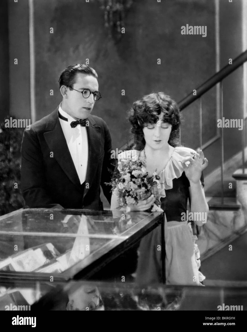 THE FRESHMAN (1925) HAROLD LLOYD, JOBYNA RALSTON FRED C. NEWMEYER (DIR ...